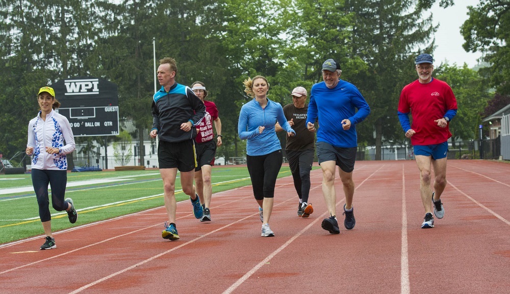 Running Club Founded in the '70s Still Pounding the Pavement