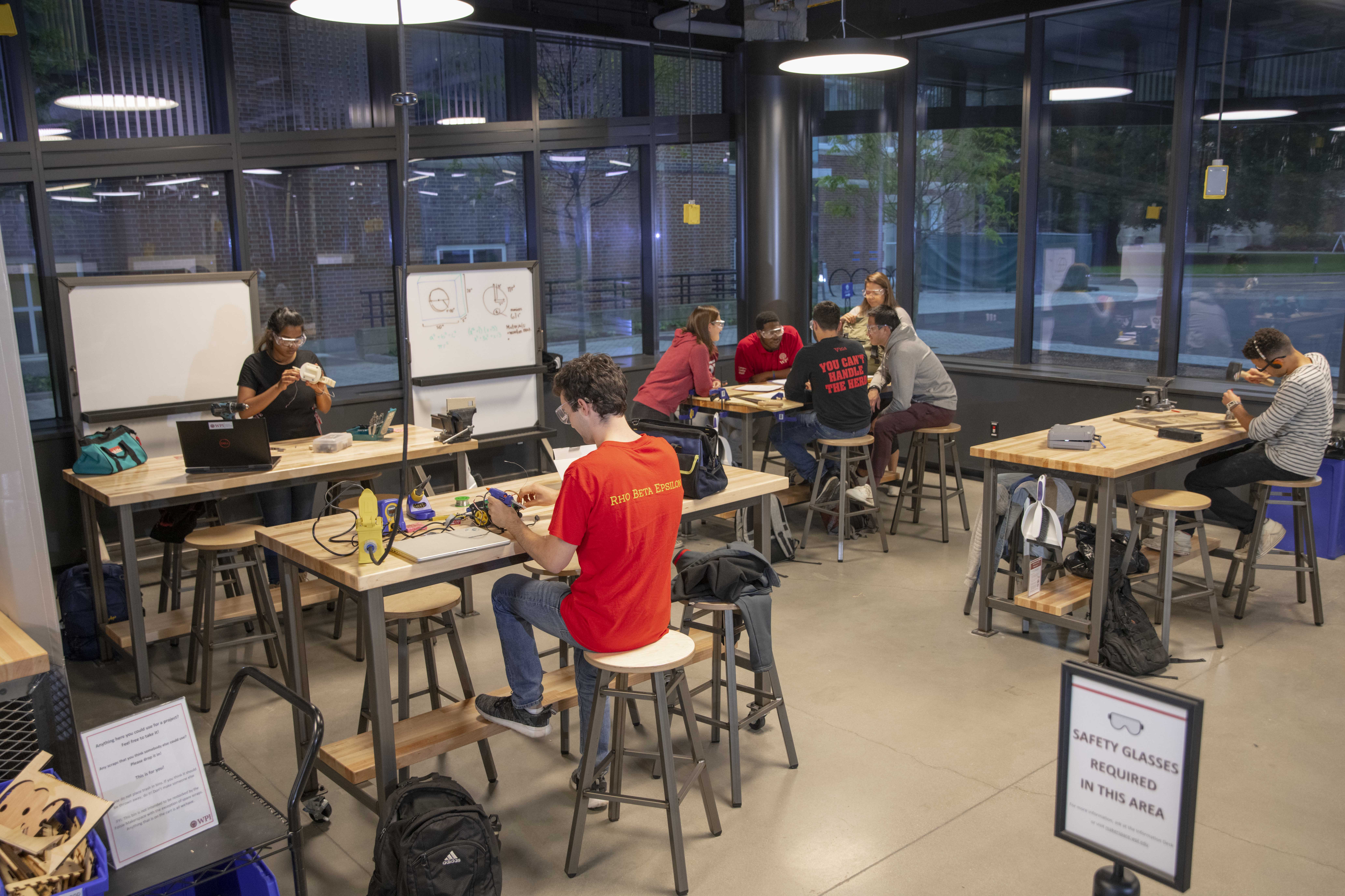 Makerspace | Programs | Innovation Entrepreneurship | About | WPI